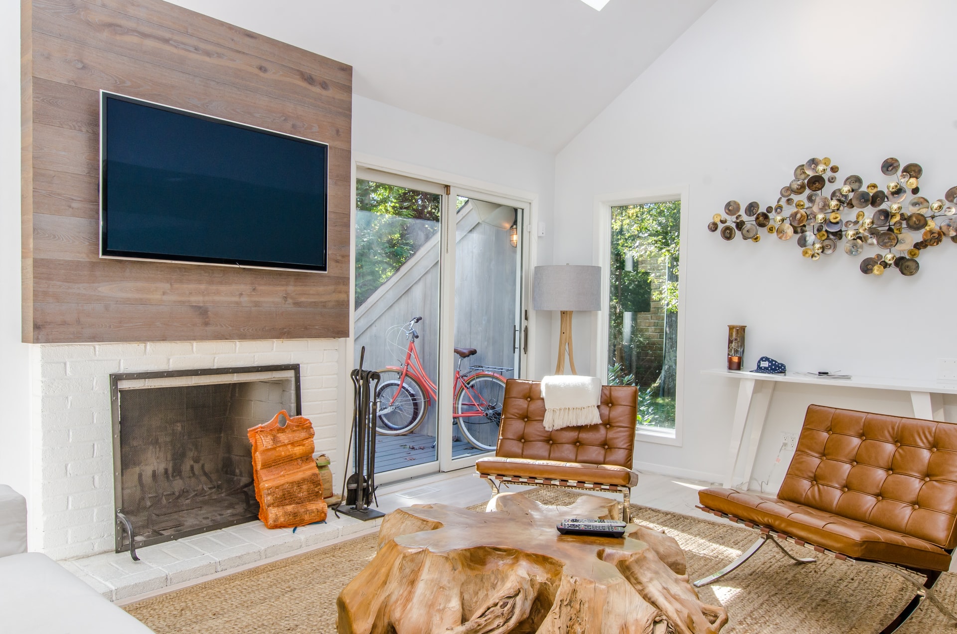Incorporating Cabinets/TVs into Your Living Space - INCA TV Lifts